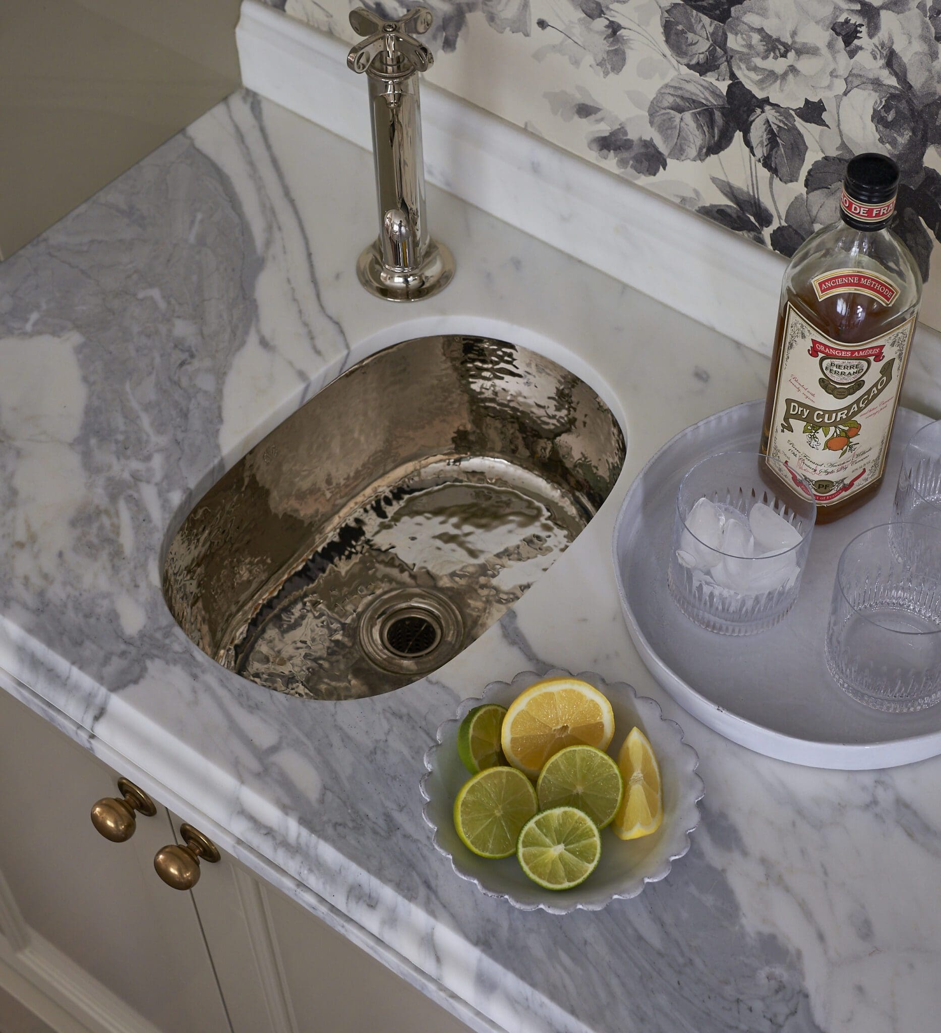 Thoughtful Details Revived This PNW Dutch Colonial - The Interior ...